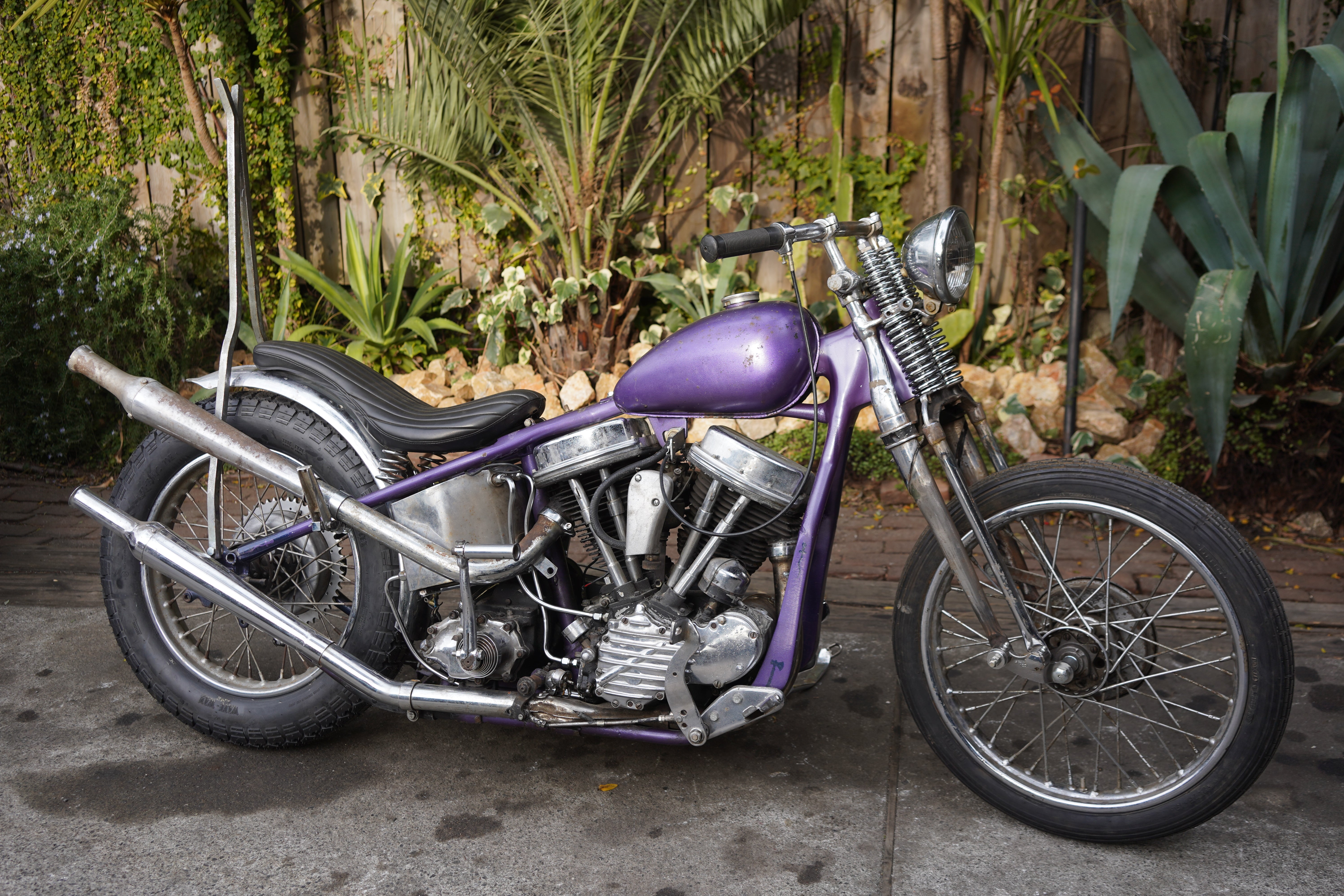 -SOLD- 54`Panhead Survivor basesd Chopper ” PURPLE HAZE ” – BLUE GROOVE